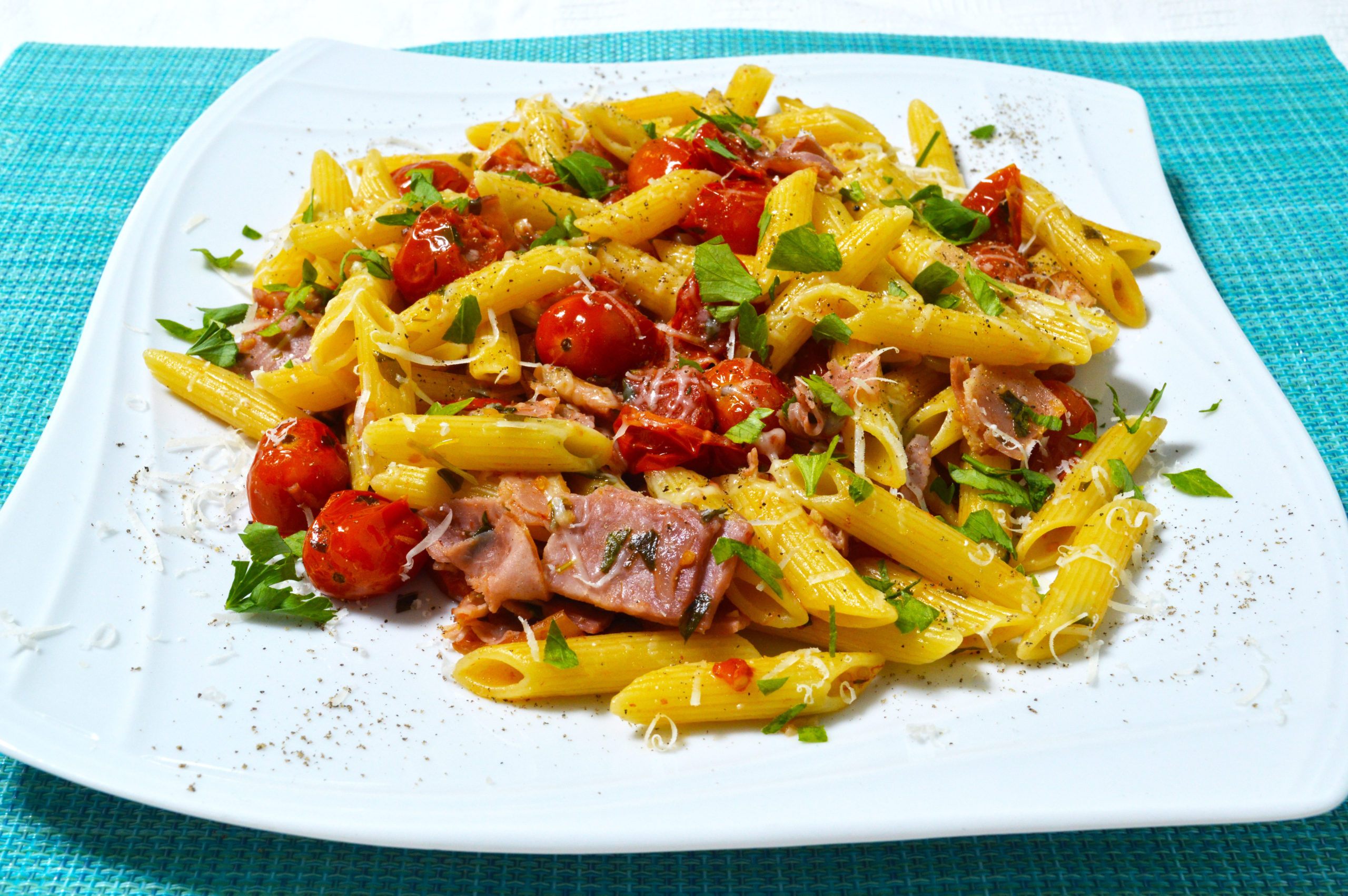Πένες με ντοματίνια και βασιλικό - cookingroutes
